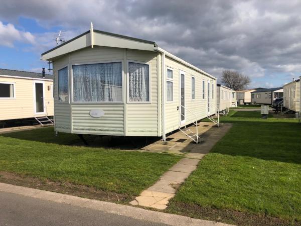 Lovely 3 Bedroom 8 Berth Caravan In Rhyl - Gwynedd