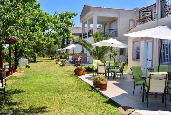 Deres Apartments - Halkidiki