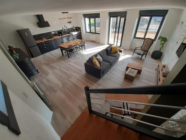 Maison Chaleureuse, Spacieuse Et Familiale - Beauvoir