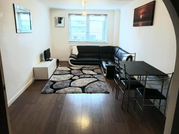 Spacious Modern Flat In Luton Town Centre - Harpenden