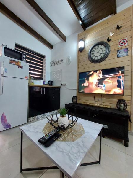 An Edom Suite - Eilat