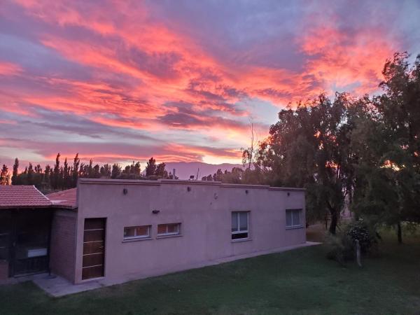 Casa Quinta En Pocito Con Pileta Quincho Cancha De Futbol - San Juan