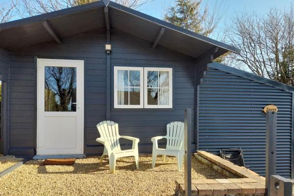 Delightful Studio Log Cabin - Ireland