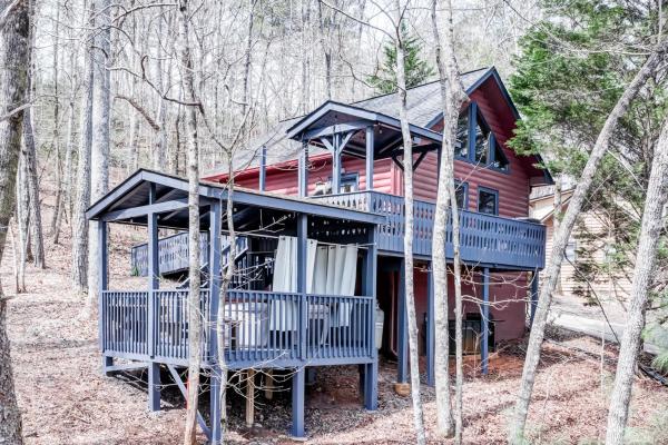 The Happy Camper - Helen, GA