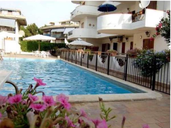 Emily Home - Naxos