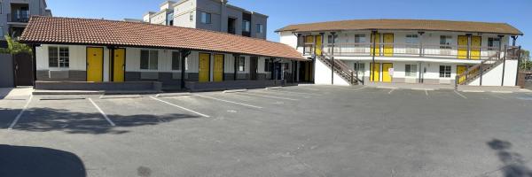 Escondido Inn - Escondido, CA