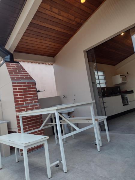 Apartamento Térreo Com Ar Condicionado E 2 Suítes Bem Localizado - Garopaba