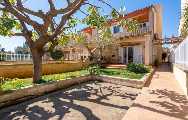 Gorgeous Home In Port D'alcúdia - Can Picafort