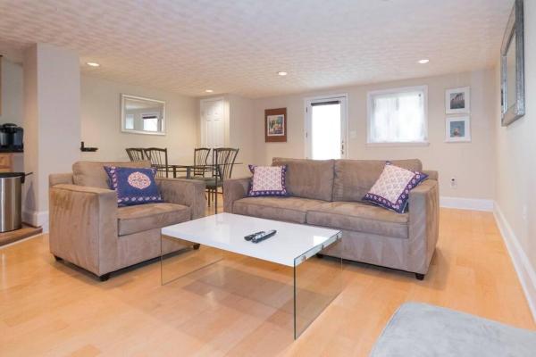 Cathedral Charmer--2 Br English Basement, With Garden Access - Arlington, VA