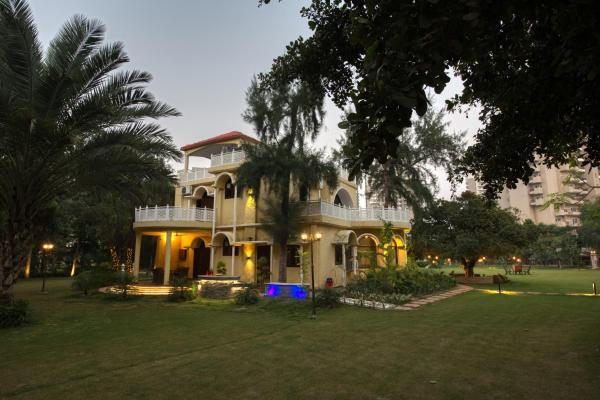Sunahari Bagh - Pool Farm Retreat @ Gurgaon - 매니저
