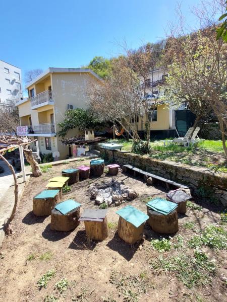 Pirate Backpackers - Montenegro