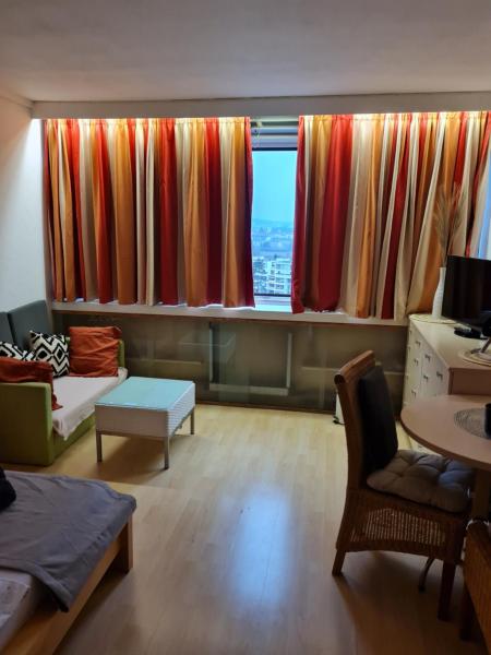 Eine Zimmer Apartment - Stuttgart