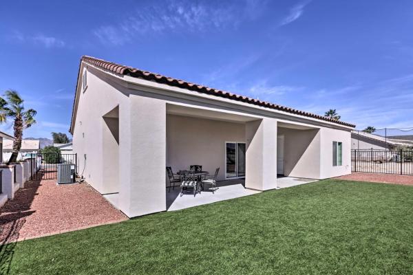Bright Home With Yard, 4 Mi To Colorado River! - 拉芙琳