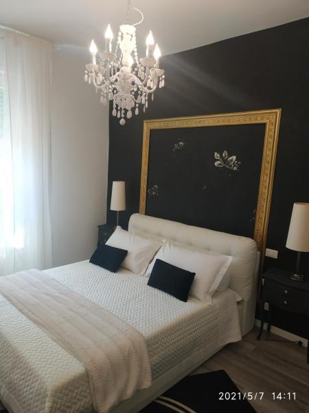 Aurora Flowers - Two Rooms And Free Parking Near Center And Train Station - Modena