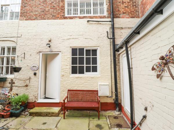 Station View - Sandsend Beach