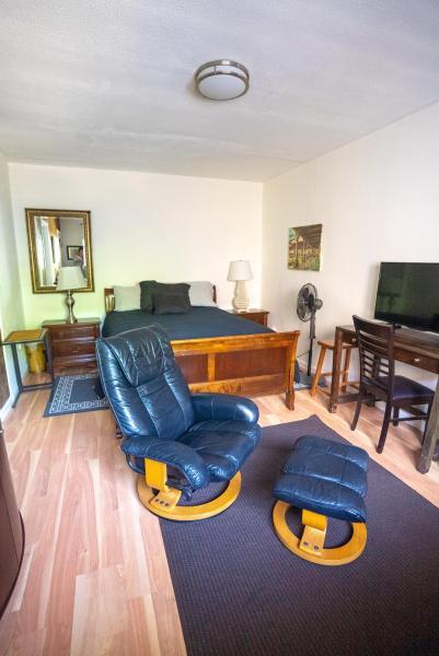Cozy Private Guest House - Beverly Hills, CA