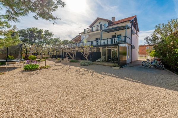 Apartments Villa Agape Vir - Vir