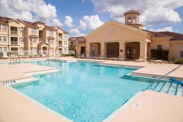 Revived Condo With Pool And 20 Minutes From Parks - Celebration, FL