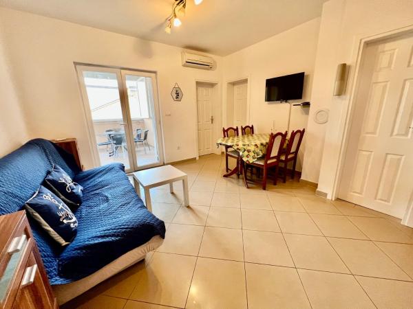 Apartment Adrian Novalja - Caska