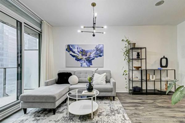 Prime Location - Stunning 2-bdrm Condo - Toronto