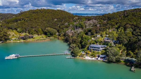 Kawau Lodge - Kotuku Master Suite Plus 2 Bedrooms - Northland