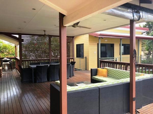 11 Manooka Drive - Rainbow Beach. Wifi. Pets Welcome. - Rainbow Beach