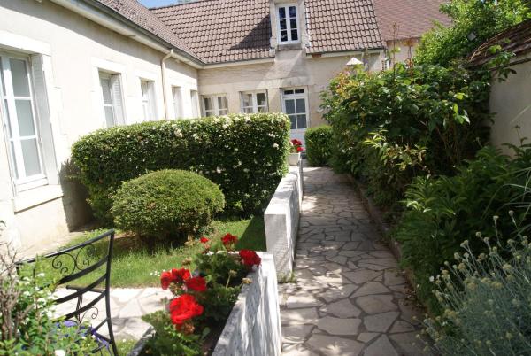 Hotel La Cognette A 25 Kilomètres De Châteauroux Et 30 Kilomètres De Bourges - Issoudun