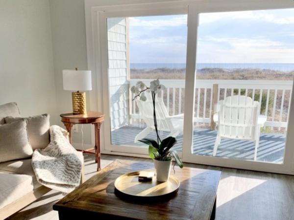 Driftwood Cottage - First Floor Oceanfront Beach Retreat! Exceptional Views, Location And Privacy Condo - Carolina Beach, NC