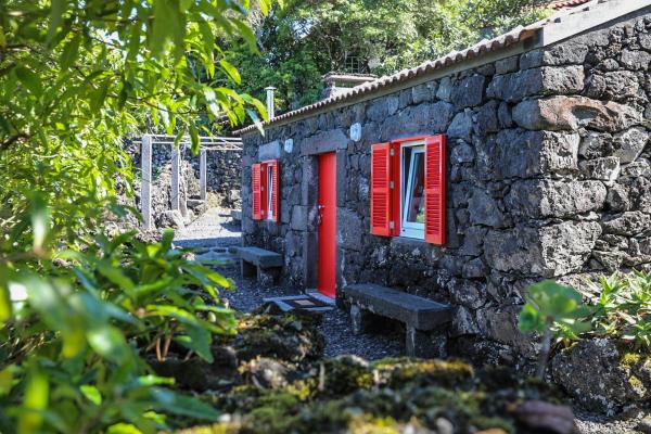 Adega Baía Azul - The Essence Of Pico - Portugal