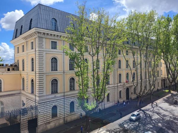 Beatrix House - Monti