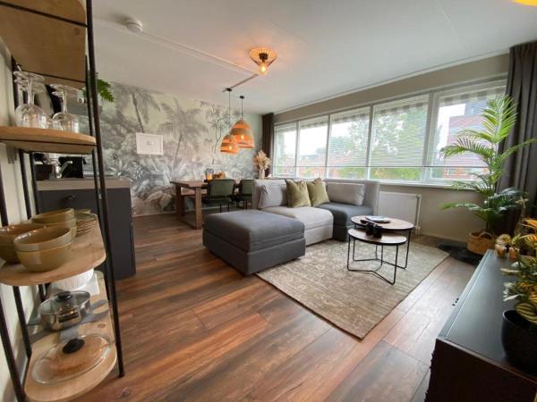 The Lion King - 6 Person Linked Apartment With Roof Terrace - Groningen