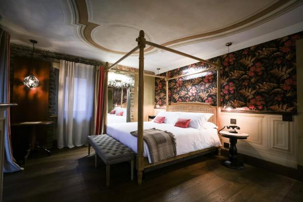 La Piazzetta Degli Artisti - Boutique B&b - Barolo