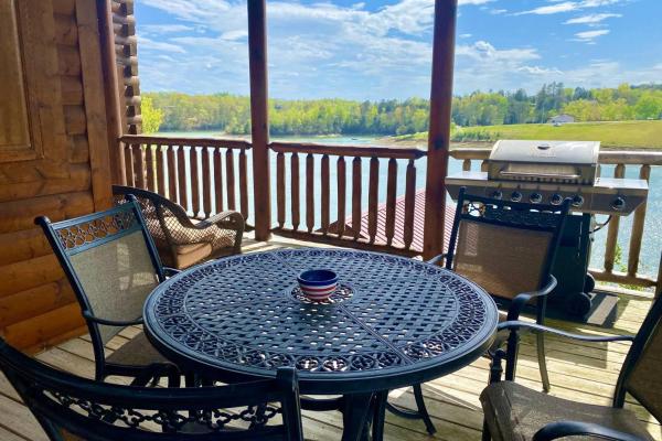 Lakeside And Lovin It - Sevierville, TN