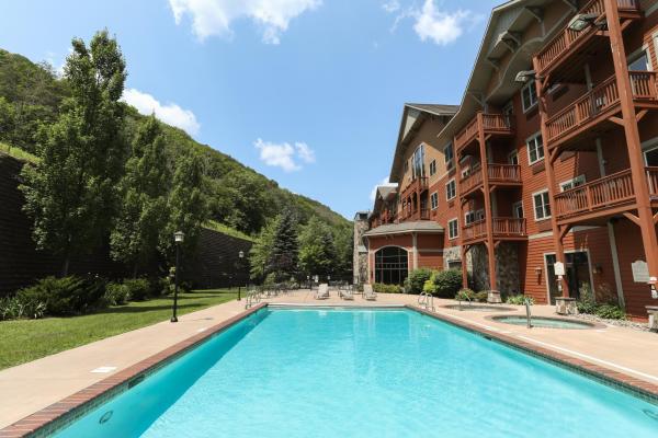 Kaatskill Mountain Club And Condos By Hunter Mountain - Phoenicia, NY
