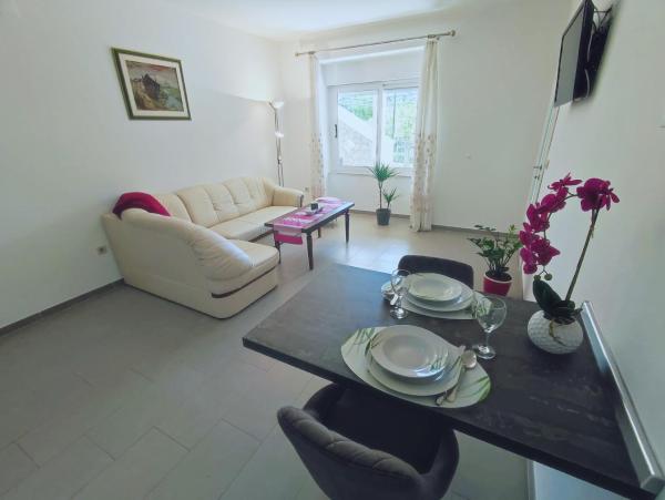 Lina At The Best - Punat