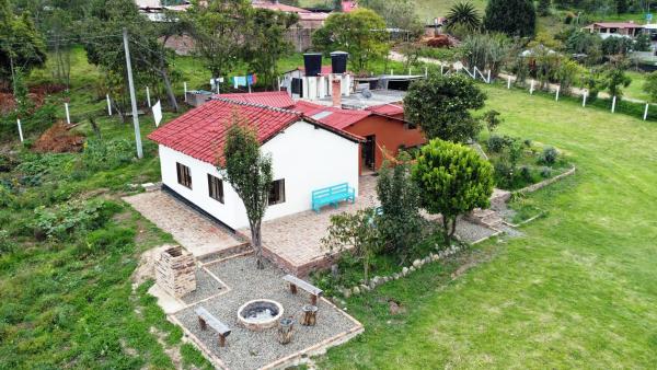 Casa De Campo, Excelente Ubicación Y Amplias Zonas Verdes - Nobsa