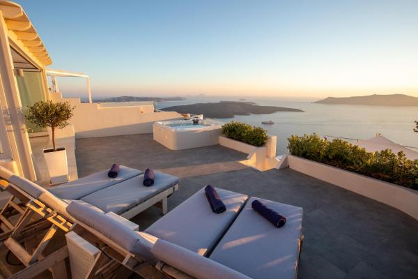 Sunset View Villa Santorini - With Outdoor Jacuzzi - Santorini