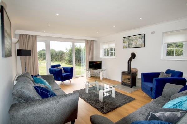 Spacious 5 Bed In The Countryside, Close To Frinton-on-sea - Essex