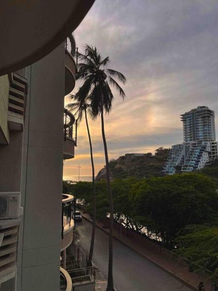 Hermoso Apto Con Vista Al Mar, A 130 M De La Playa - Colombia