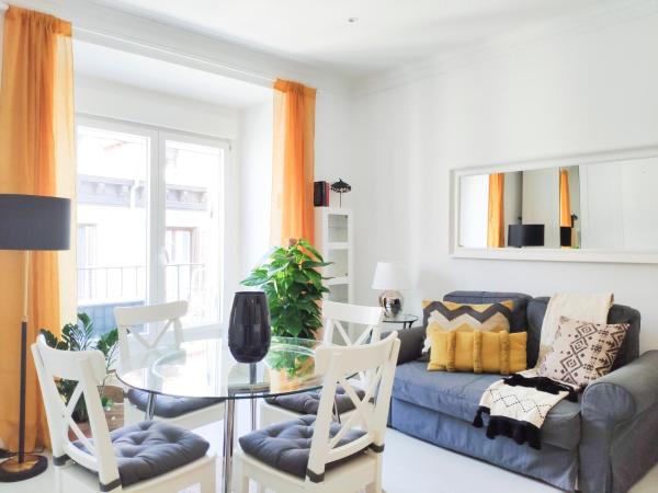Your Best Experience In Old Madrid - Sol - Chueca