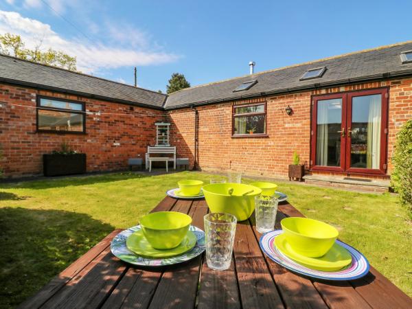 1 Pines Farm Cottages - Selby