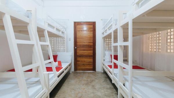 Reddoorz @ Camp Saint John Hotel La Union - San Fernando, Philippines