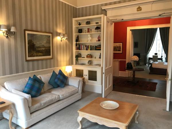 Escape To Edinburgh @ Albyn Place - Edinburgh