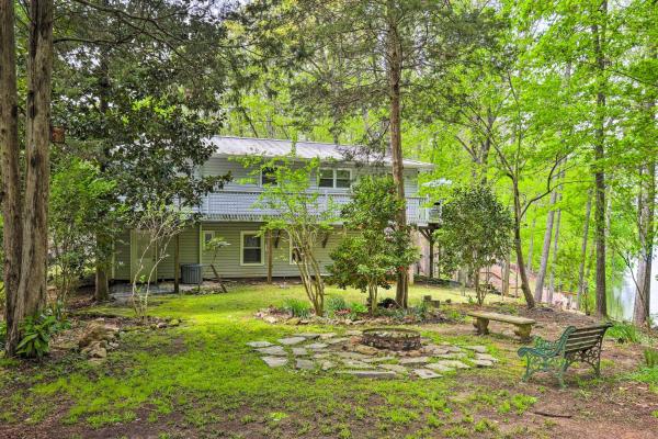 Lakeside Haven With Private Dock Fish And Swim! - Lake Secession, SC