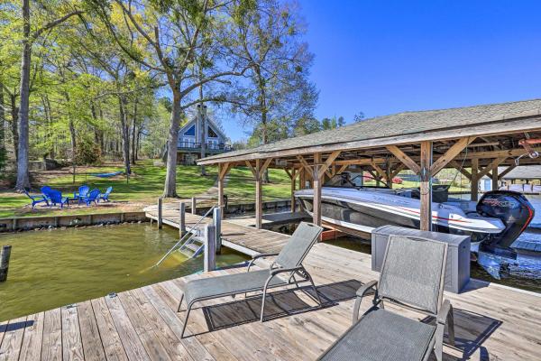 Lakefront Eatonton Home Boat Dock And Fire Pit - Eatonton, GA