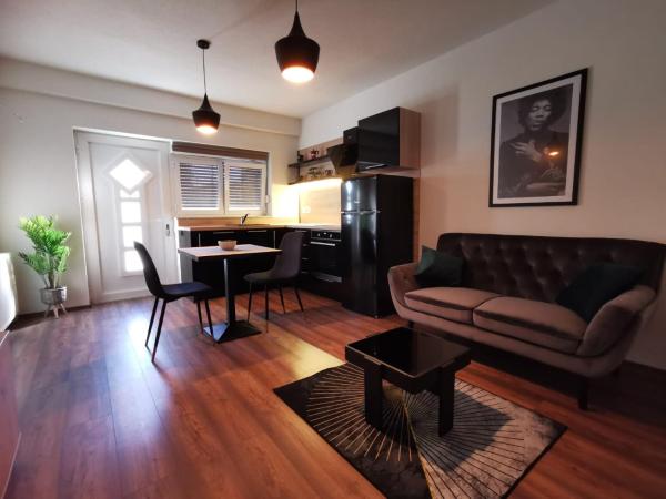 Gold & Black Apartment - Sukošan