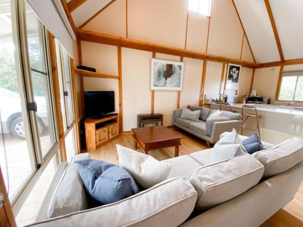 Ocean View Walk To The Beach & Surfers Point - Margaret River Properties - Prevelly