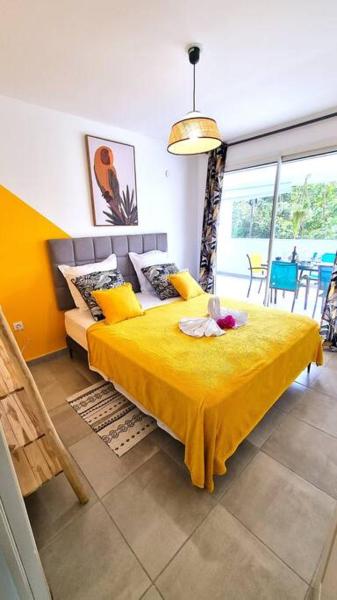 Appartement 2 Chambres, Avec Jardin, Grande Terrasse, Barbecue, 8 Min Du Centre Ville - Fort-de-France