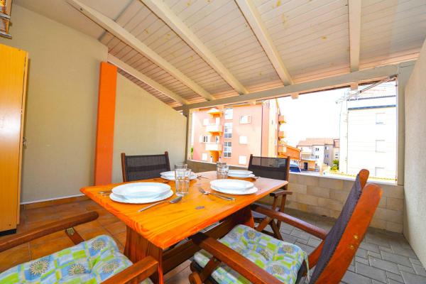 Apartment Marin - Novalja