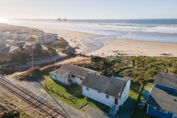Rockaway Beachhouse - Rockaway Beach, OR
